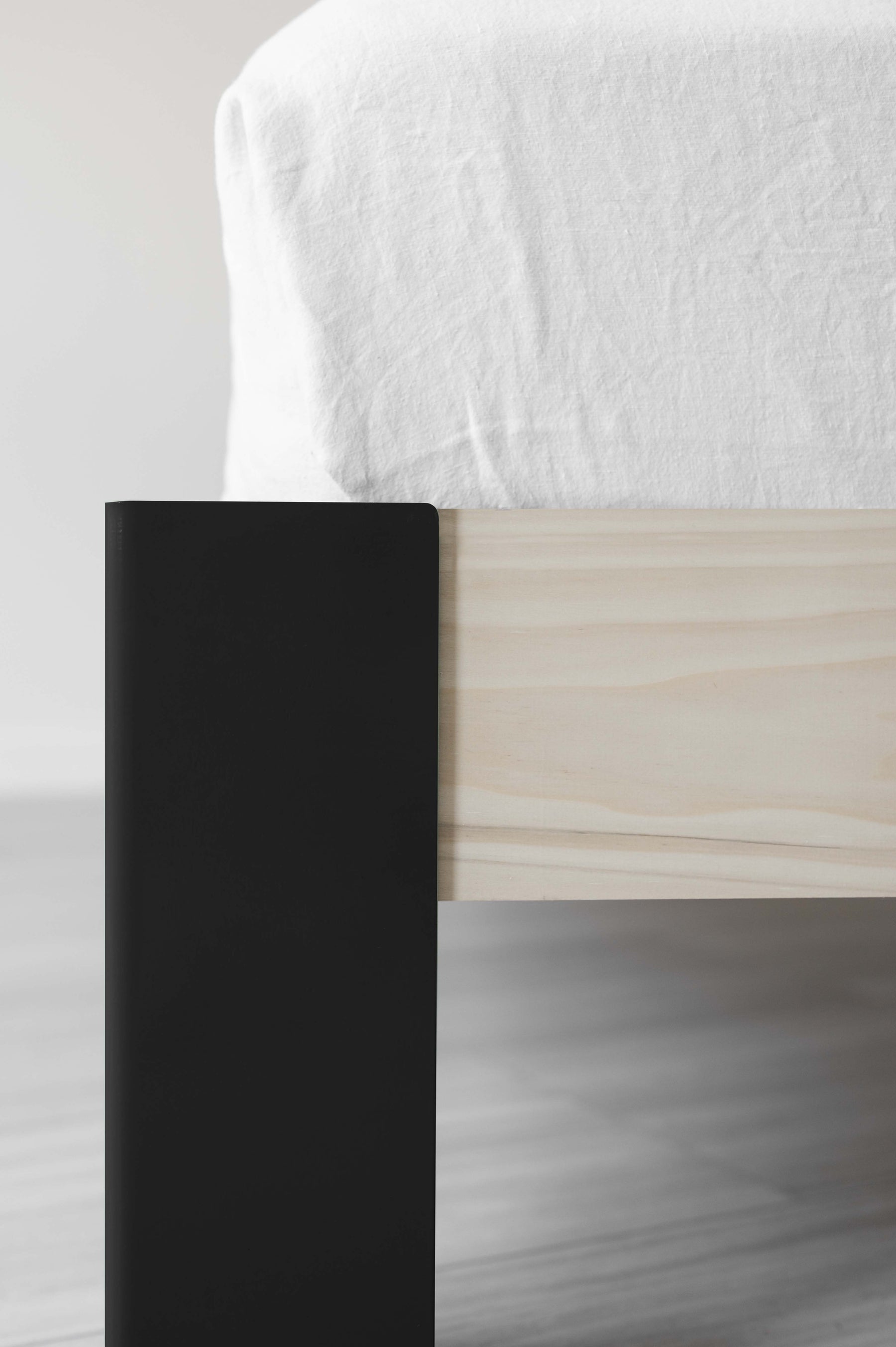 Box Frame Bed – Semi Exact