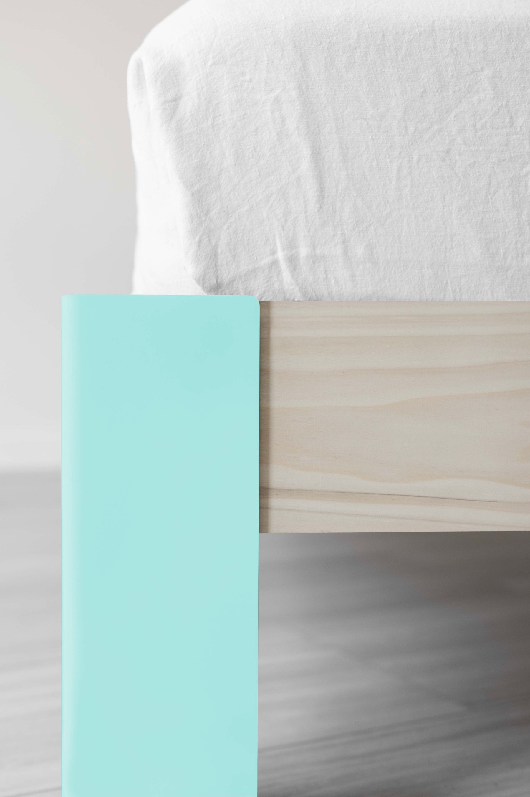 Box Frame Bed – semi exact