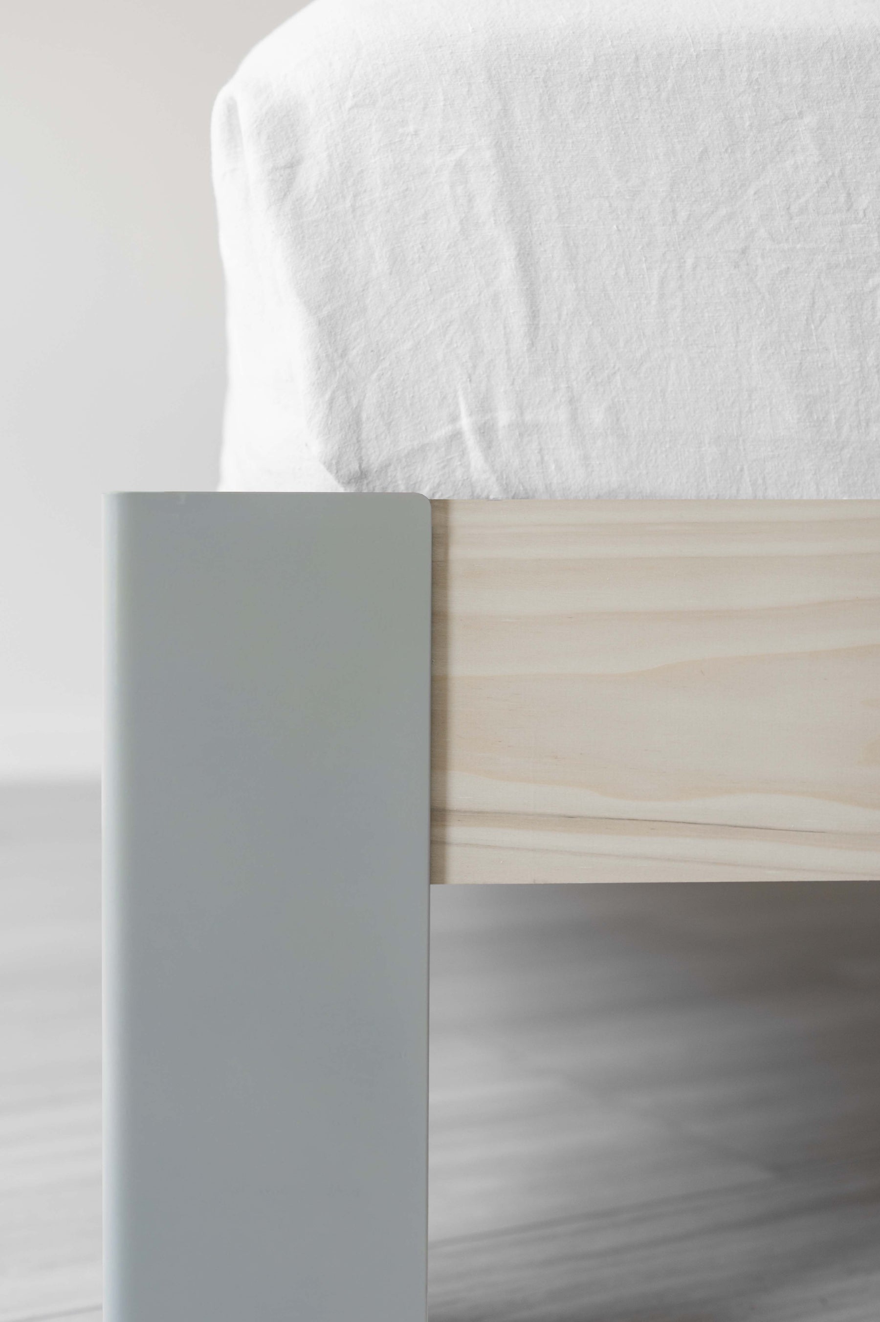 Box Frame Bed – Semi Exact